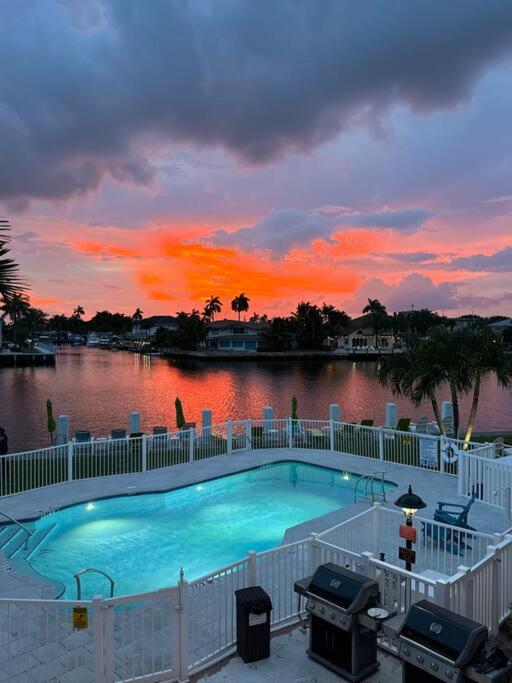 Aloha Apartments On The Intracoastal-walk To The Beach - Florida