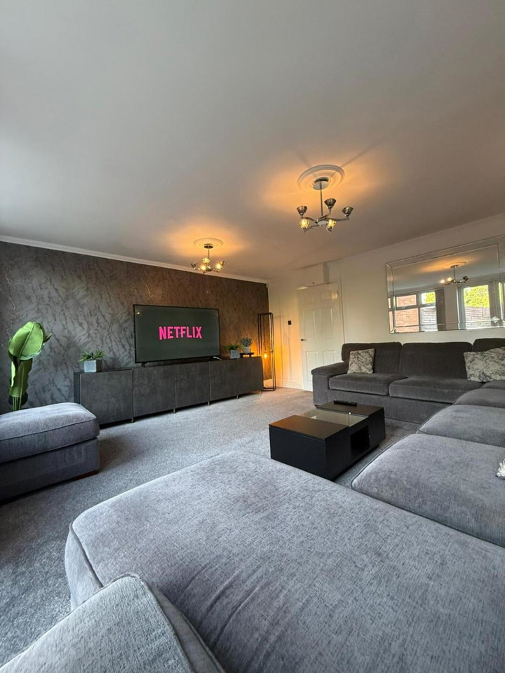 Emerald Manor - Free Parking - Free Wifi - Solihull