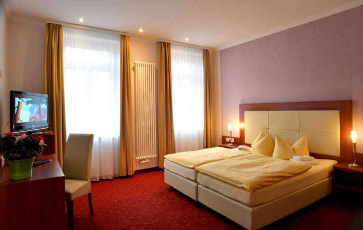 Hotel & Restaurant Via City Leipzig Mitte - Markkleeberg