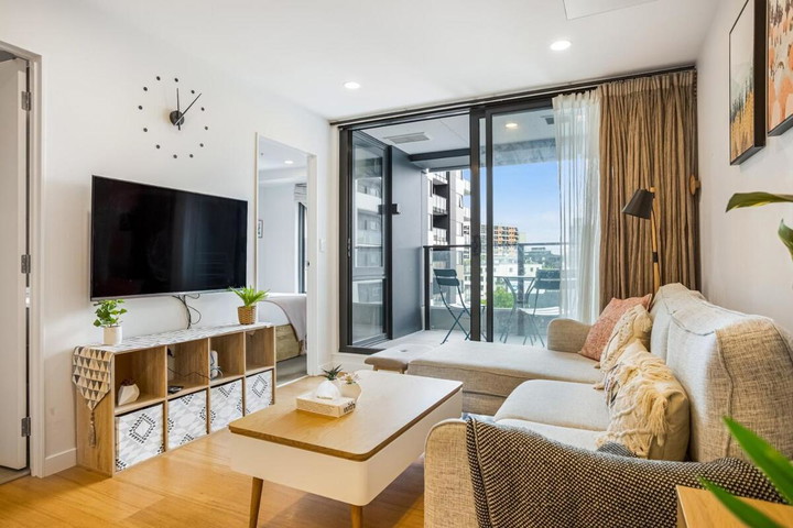 2-bedroom Apartment Located Opposite Up Education - Auckland