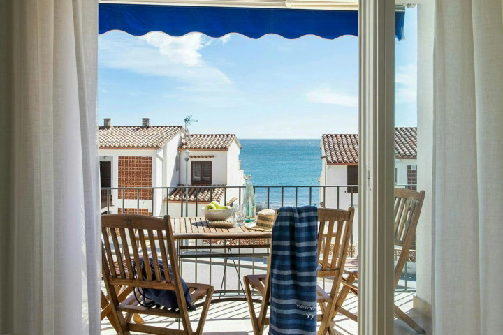 Luminoso Apartamento Cerca Del Paseo Marítimo En Llançà - Llançà