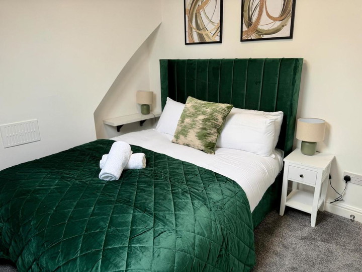Large Apartment In Cardiff City Centre Sleeps 9 Perfect For Large Groups - Barry