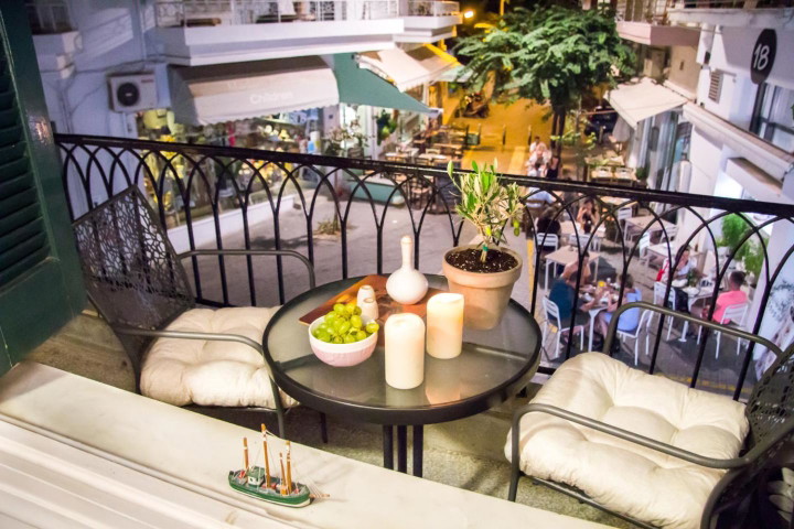 Artistic Getaway Home - Super Central - Crete
