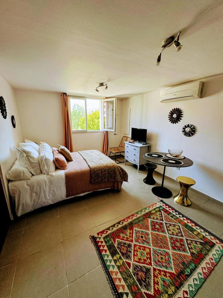 Casa Carlu Maria Iii - Corte