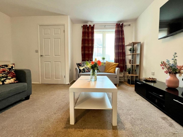 Delightfully Decorated Cosy Two Bedroom Family Home Great Transport Links To Central London - London