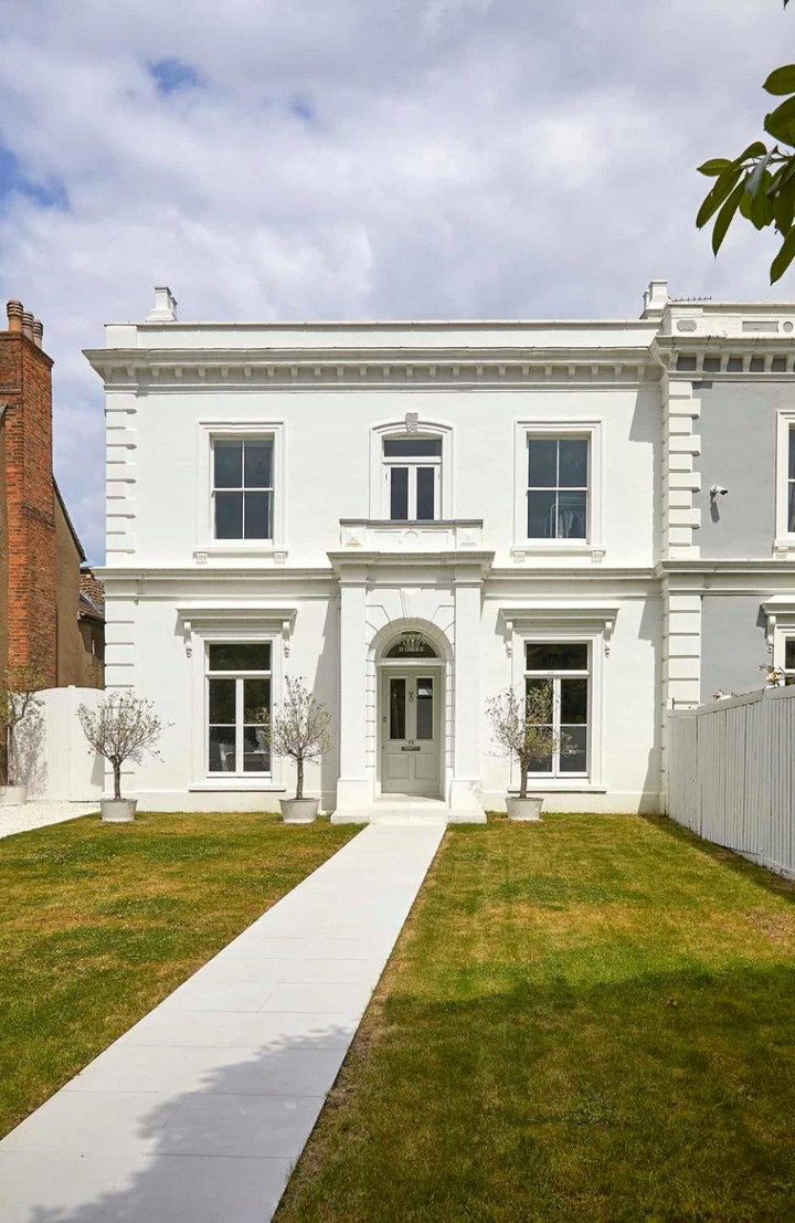 Double-bed Bedroom, Living Room And Kitchenette, Private Bathroom & Utility Room Available At Willow House, Shepperton - Twickenham