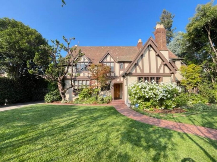 Timeless Tudor W/ Game Room, Pool Table & Hot Tub - San Jose, CA