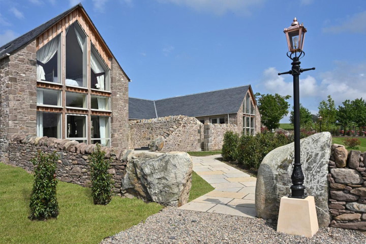 Falcon Steading - Crieff