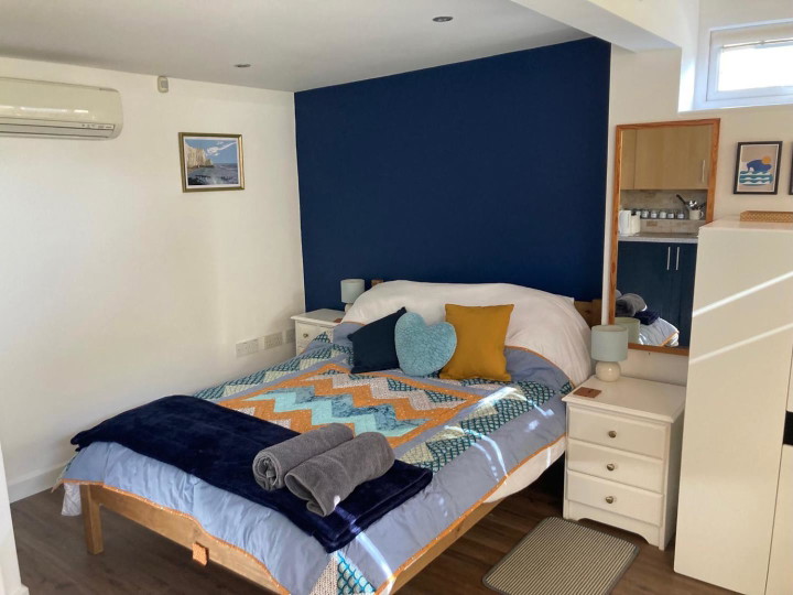 Self-contained Cosy Garden Room Seven Sisters - Seaford