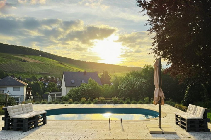 Romantic Getaway With Pool & Panoramic Vineyards - Wiesbaden