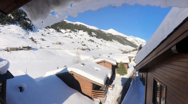 Casita De Madera A Peu Del Riu Incles - Sol Y Nieve - Parking Incluido - Andorre