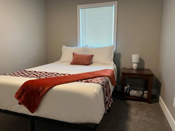 Quaint New Renovation Perfect For Your Large Group - Billings, MT