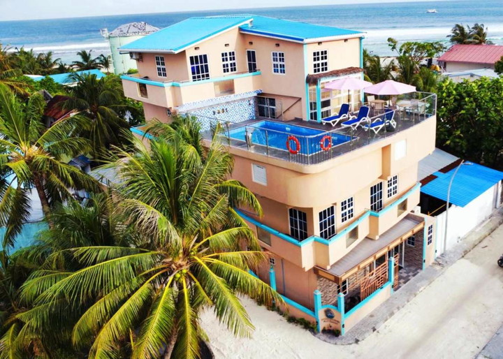 Breeze Haven Surf Retreat - Maldives