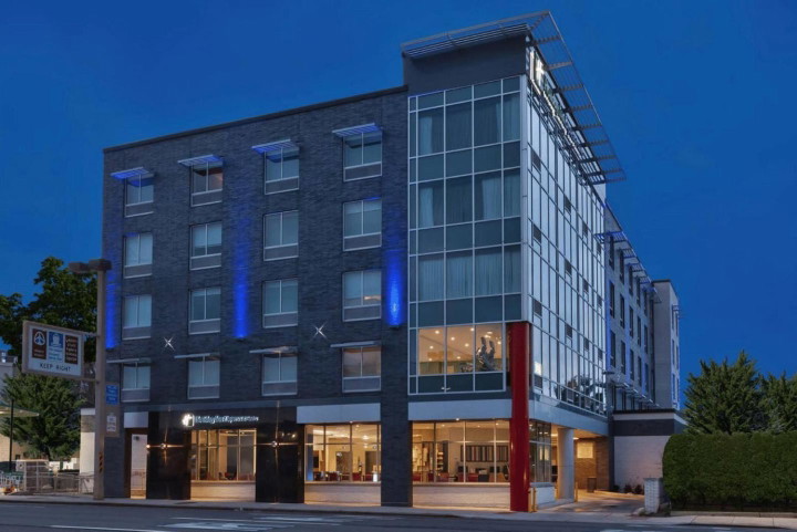 Holiday Inn Express & Suites Jersey City - Holland Tunnel By Ihg - Secaucus, NJ