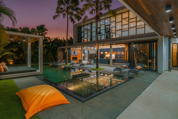 Villa Aless - Designer 4br Villa With Sauna, Jacuzzi, Ice Bath, Gym & Rooftop - Canggu