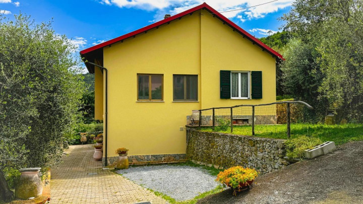Villa In Collina Con Vista Mozzafiato Su Noli - Bergeggi