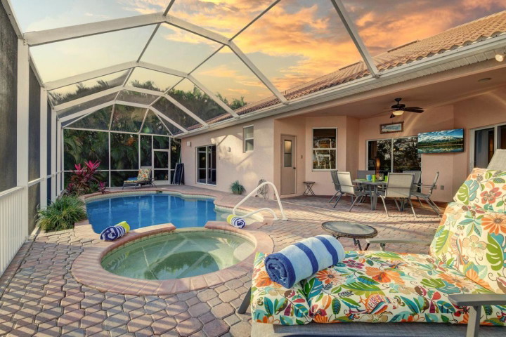 Private Beach, Heated Pool & Spa, Pool Table & Bicycles - Villa Key Largo - Roelens Vacations - Matlacha, FL