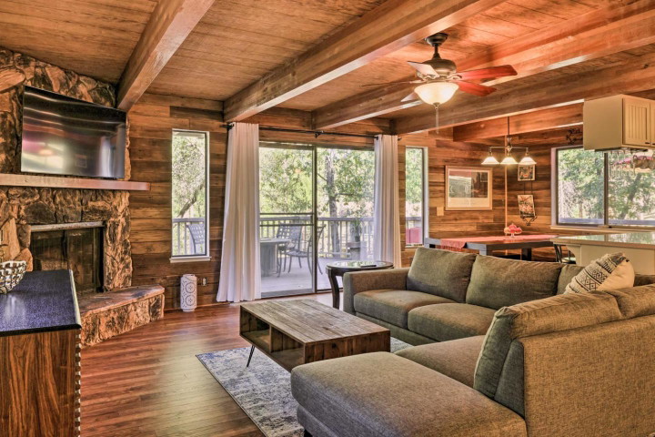Spacious Groveland Cabin W/ Wraparound Deck! - Groveland, CA