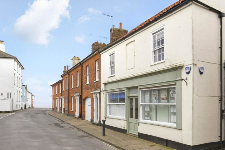Shiny Pebble - Walberswick