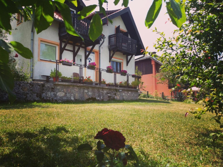 Konak Pahulja Tara - Serbia