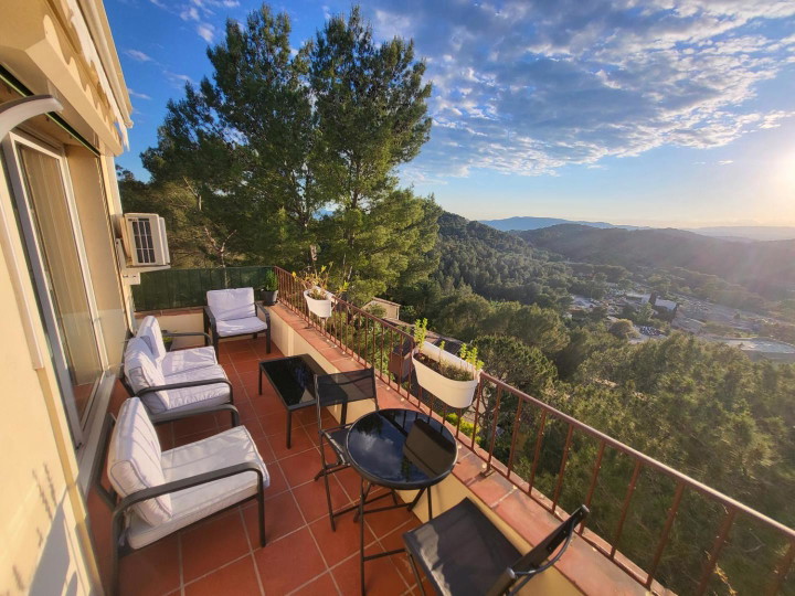 T3 Avec Magnifique Vue Montagne, 3 éToiles, Piscine Et Parking, Clim - Mougins