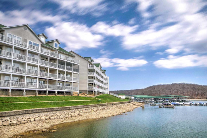 Private Boat Slip: Lake-view Osage Beach Getaway! - États-Unis