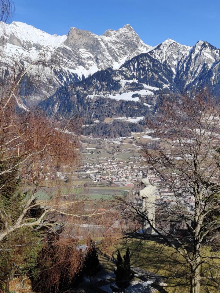 Grosse 4 Zimmer Wohnung Mit Traumhafter Aussicht - Chur