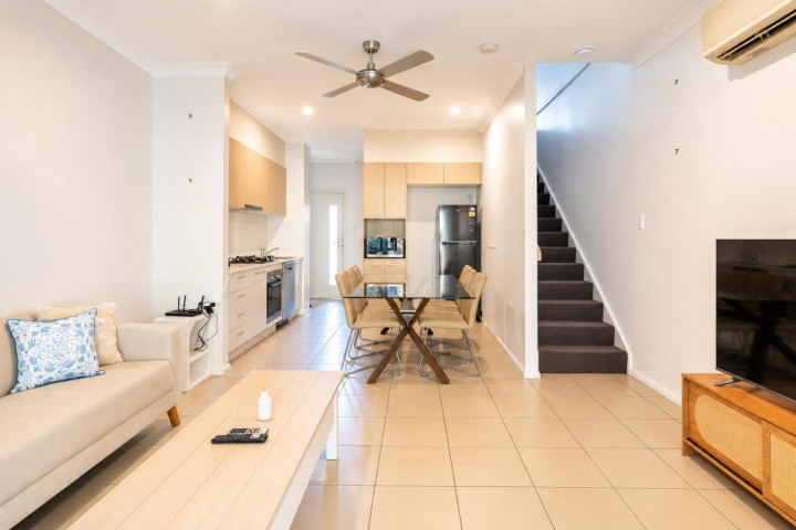 Zen Garden - Serene Townhouse - Holiday Home - Gold Coast