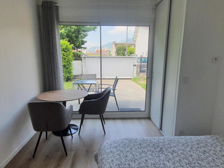 Studio Calme Dans Villa Habitée, Parking Privé Et Gratuit - Grenoble
