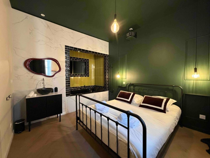 Le Boudoir - Erotic Room- Jacuzzi - Tantra -Rétroprojecteur - Hypercentre - Avignon
