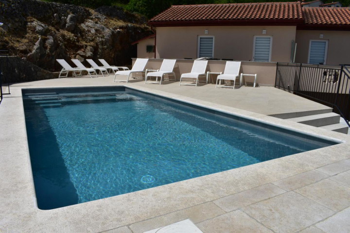 Brseč Villa Anda S Apartmanima I Bazenom - Kroatië