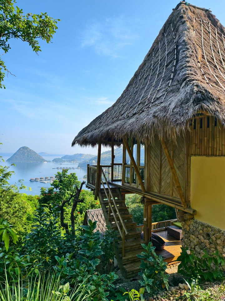 Elang Hillside Bamboo Villas - Labuan Bajo