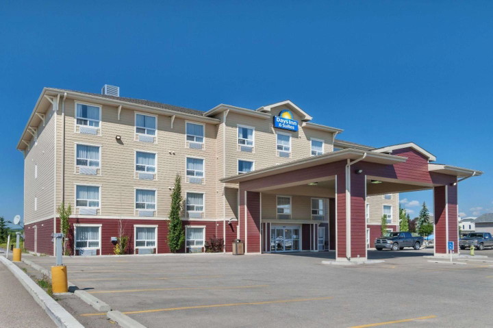 Days Inn & Suites By Wyndham Cochrane - Cochrane