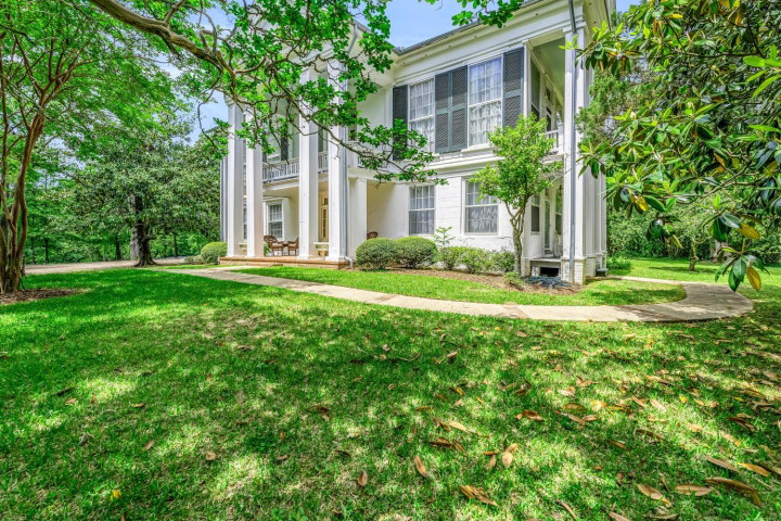 The Montgomery B&b - Starkville, MS