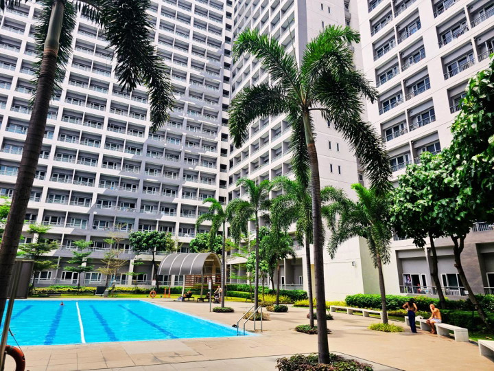 Charm's City Escape At Grace Residences - Makati