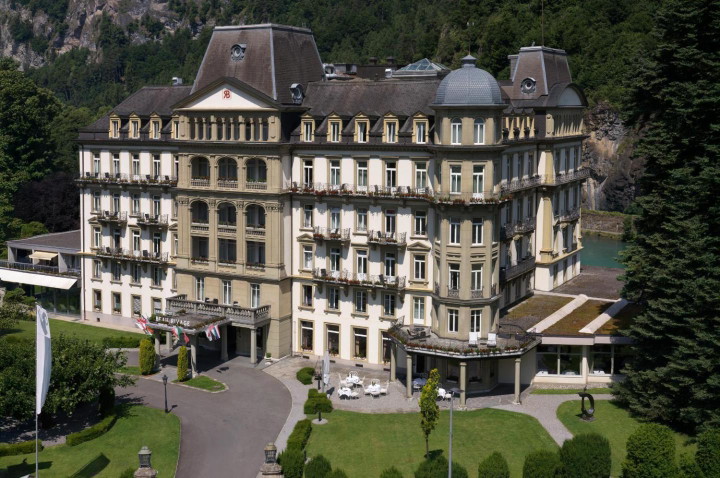 5th Floor Basic Rooms - Shared Bathrooms - Wilderswil