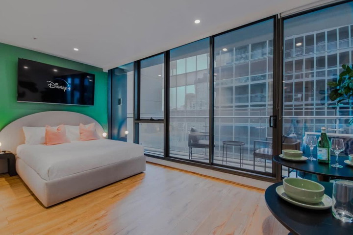 Jade Lane - 2 Queen Bed And Hot Tub With View Parking - Rod Laver Arena