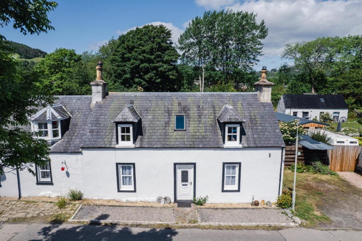 Traditional Highland Cottage Near Loch Ness - Loch Ness