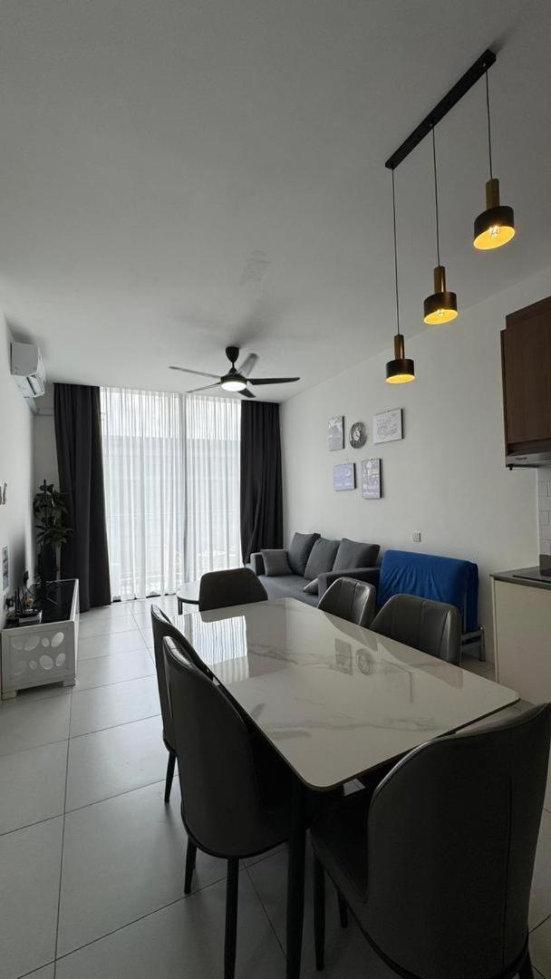 3 Bedroom And 2 Bathroom, The Podium - Kuching