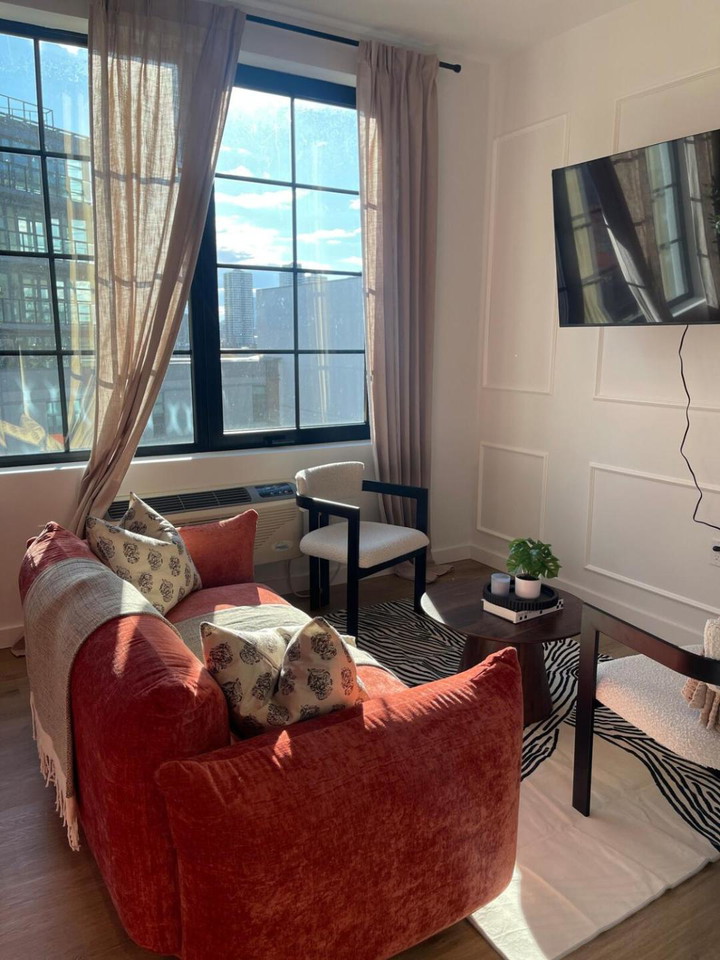 Lux Bronx Apt Rooftop, Pool, Gym, Cinema - 