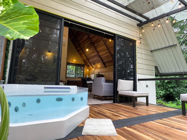 River Paradise Cabin With Private Jacuzzi - Costa Rica