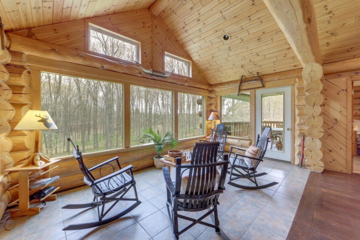 Rustic Tustin Cabin On 7 Acres W/ Fire Pit & Porch - Michigan