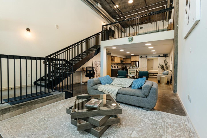 Spectacular Loft In Heart Of La With Gym, Pool, Parking - Koreatown - Los Angeles