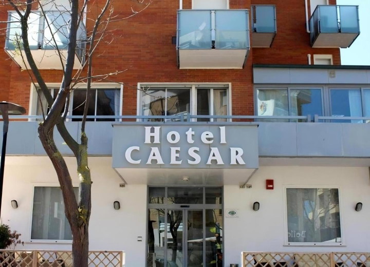 Hotel Caesar - ペーザロ