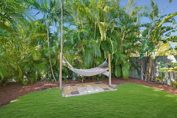 Beach Apart By Dream Vacation Unit 1 - West Palm Beach, FL