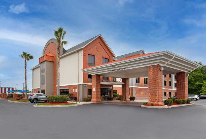 Holiday Inn Express Savannah South I-95 Richmond Hill By Ihg - Savannah, GA