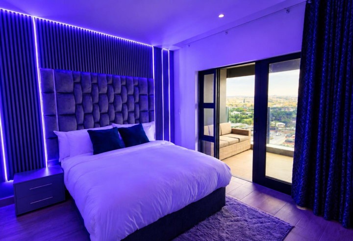 Luxury Oceans, Sea View, Balcony Apartments, Raddisons Tower, Umhlanga Rocks - Umhlanga