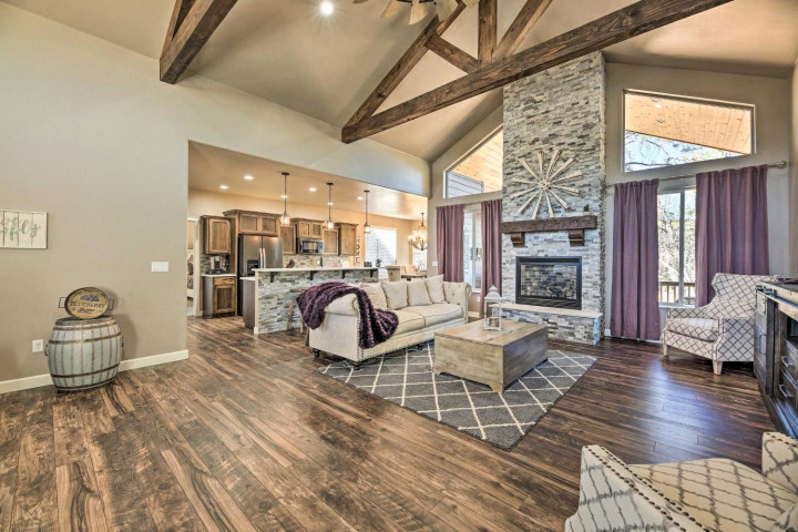 Hot Tub & Ponderosa Views! Luxe Cabin In Lakeside - Show Low, AZ