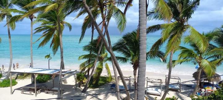 Private Room Overlooking The Beach - Punta Cana