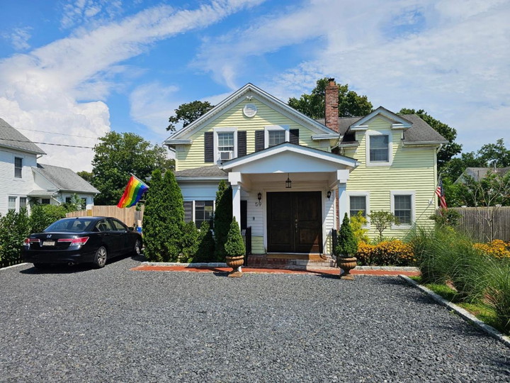 Come As You Are Inn Llc - Long Island, NY